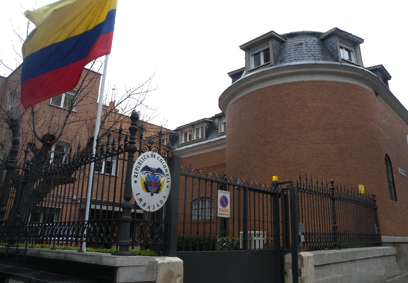 Funciones de las Embajadas colombianas en el exterior. - Colexret